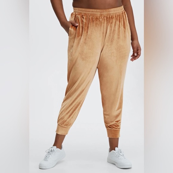 Fabletics | Pants & Jumpsuits | Fabletics Luxe Velour Jogger Pants ...